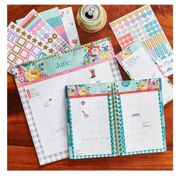 The Pioneer Woman | Office | Romance 8piece Wall Calendar Weekly ...
